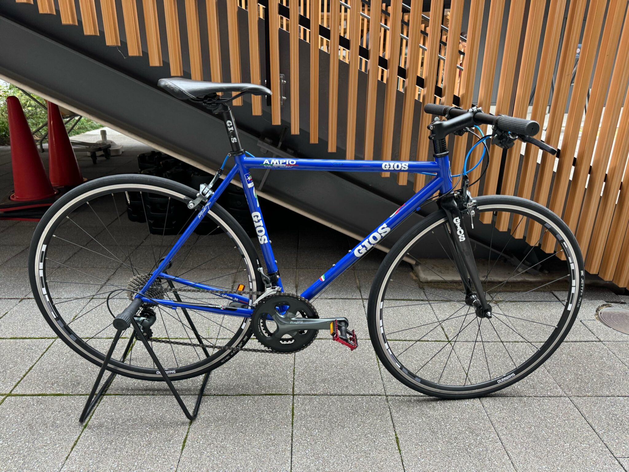 【福岡店店舗情報】GIOSブルーが鮮やかなAMPIO 入荷しましたよ！ | ロードバイクなどスポーツ自転車買取専門のバイチャリ